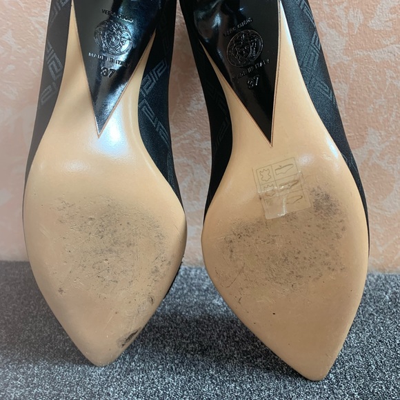 Versace | Shoes | Versace Black Leather Flower Jacquard Greek Keys ...